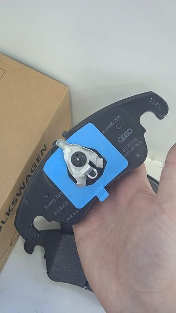 Тормозные колодки VAG (VW/Audi/Skoda/Seat) 4G0698151AA Передние ...