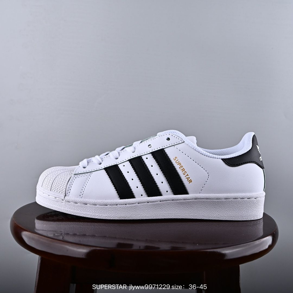 Кроссовки adidas Originals В час досуга - купить с доставкой по ...