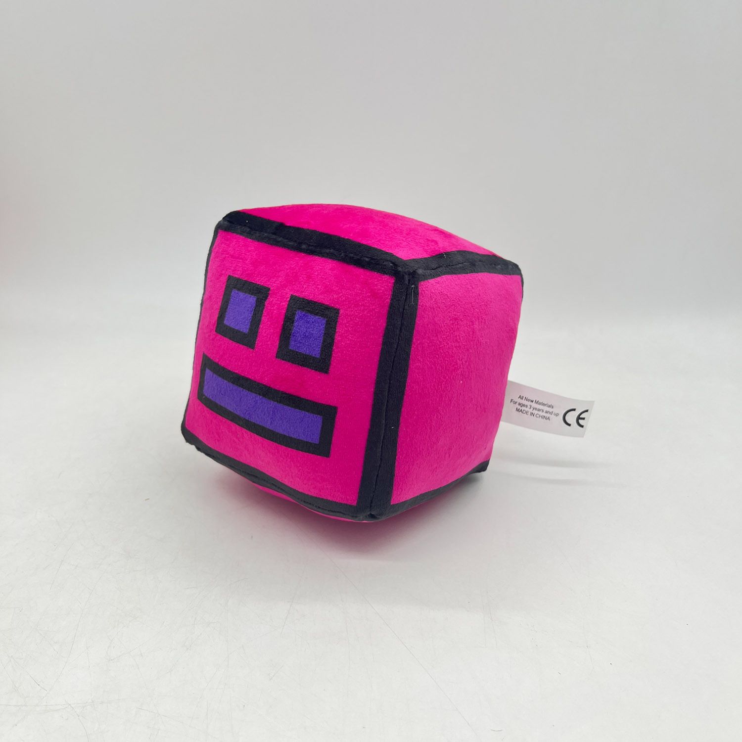 Мягкая игрушка,geometry dash PLUSH день рождения - купить с доставкой ...