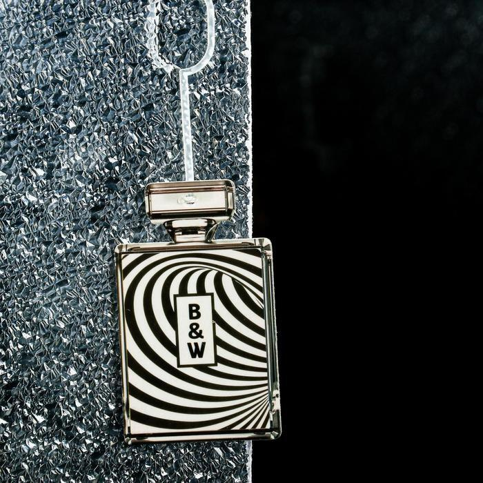 SAPFIRE Professional, Ароматизатор Sapfire картонный подвесной Black ...