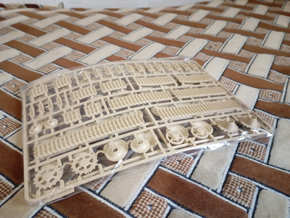 TAKOM 2196 1/35 Sd.Kfz.181 Pz.Kpfw.VI Ausf.E Tiger 1 Раннее ...