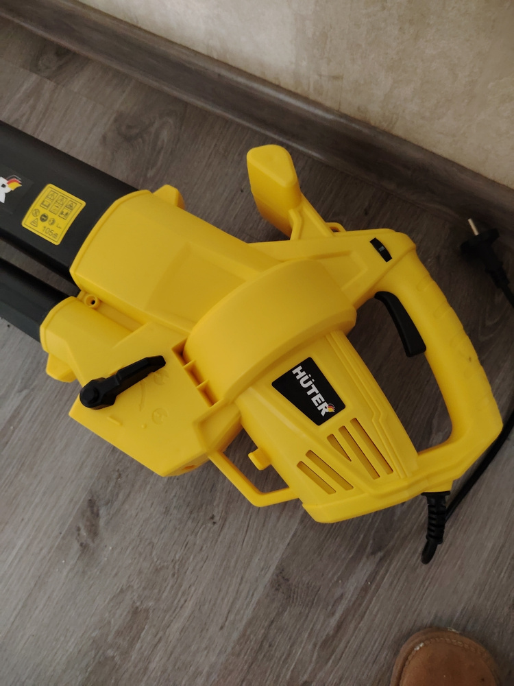 Воздуходувка электрическая Huter EB-3000 (3000 Вт, 890 м3/ч, обдув / всасывание и измельчение ...