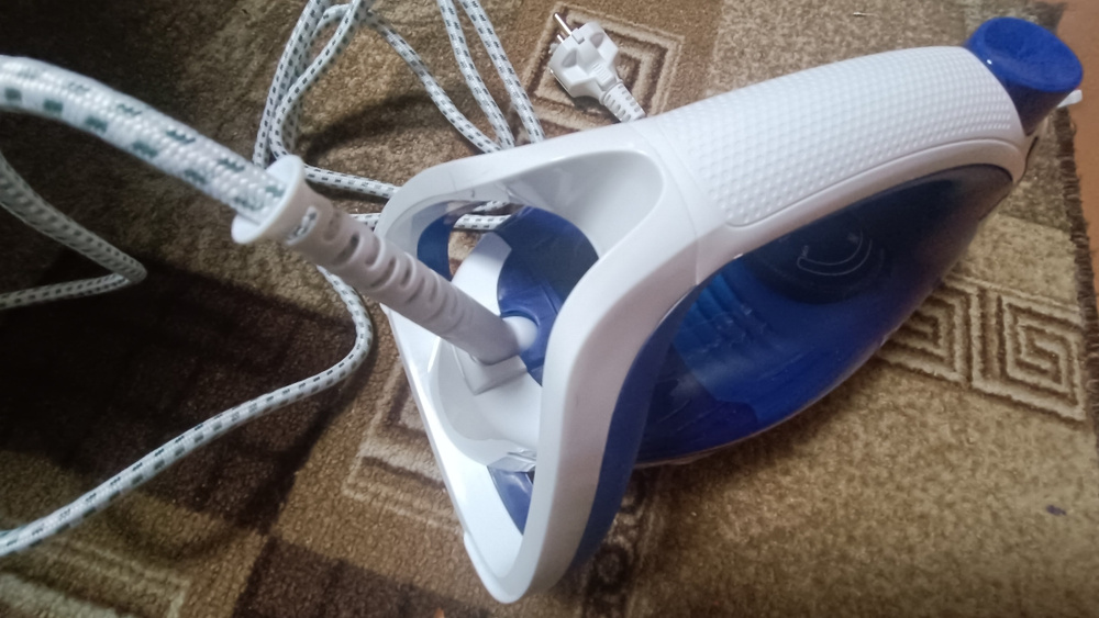 Tefal Easygliss Plus FV5718E0 Утюг для одежды, с отпаривателем, белый ...