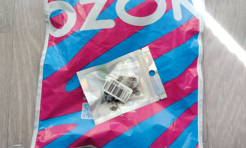 Значок металлический, пин на рюкзак, одежду для студента и школьника Pygen "Шапочка выпускника ...