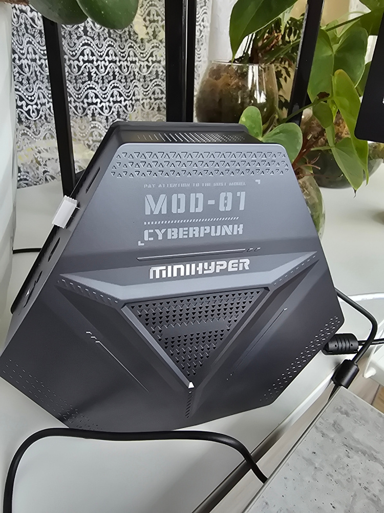 Мини-ПК (AMD Ryzen 7 5825U, RAM 16 ГБ, SSD 1024 ГБ, AMD Radeon Vega 8, Windows 11 Pro), черный ...