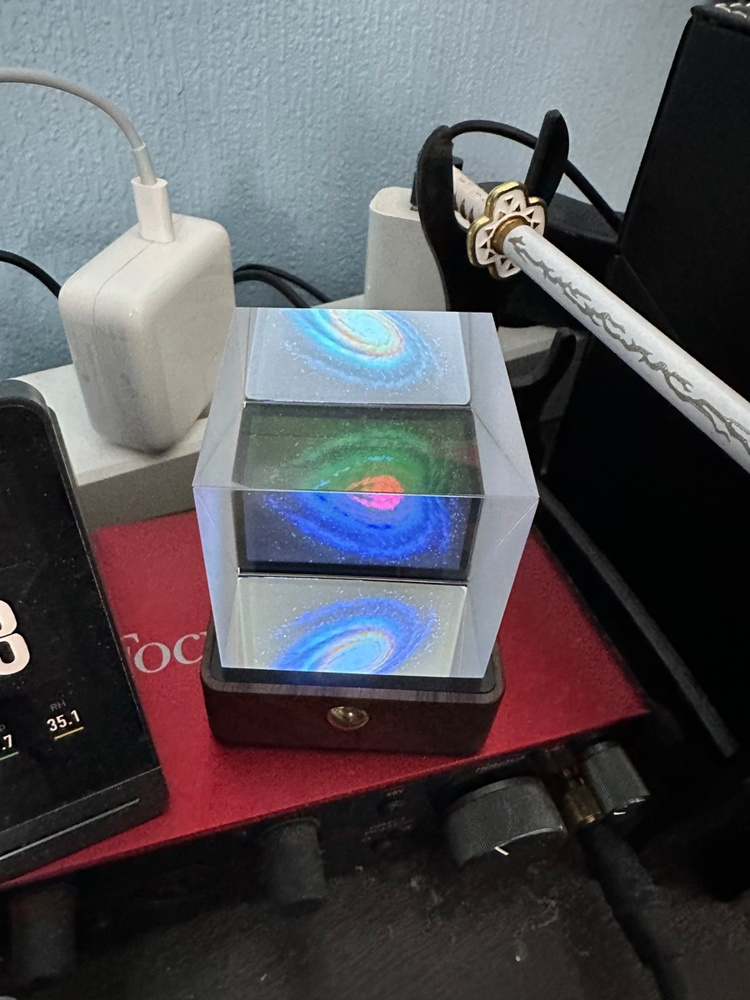 Часы-голографическая метеостанция GeekMagic Mini WiFi Crystal Cube ...