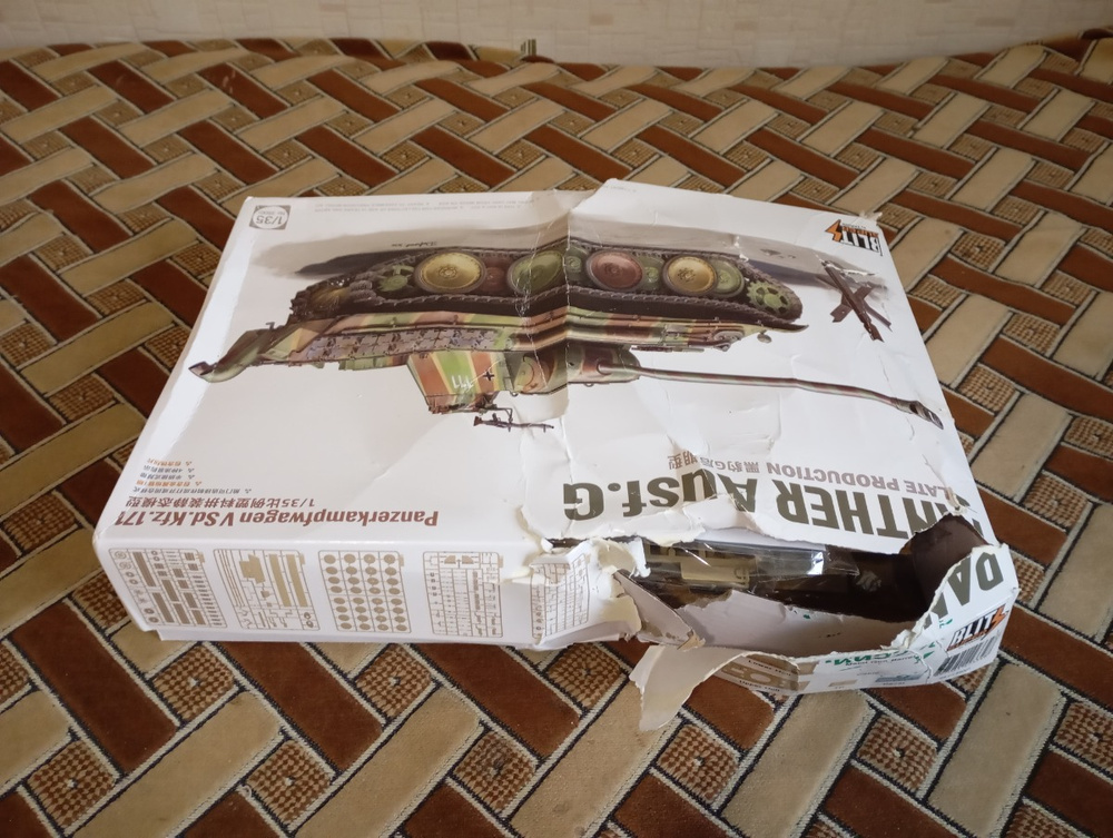 TAKOM 2196 1/35 Sd.Kfz.181 Pz.Kpfw.VI Ausf.E Tiger 1 Раннее ...