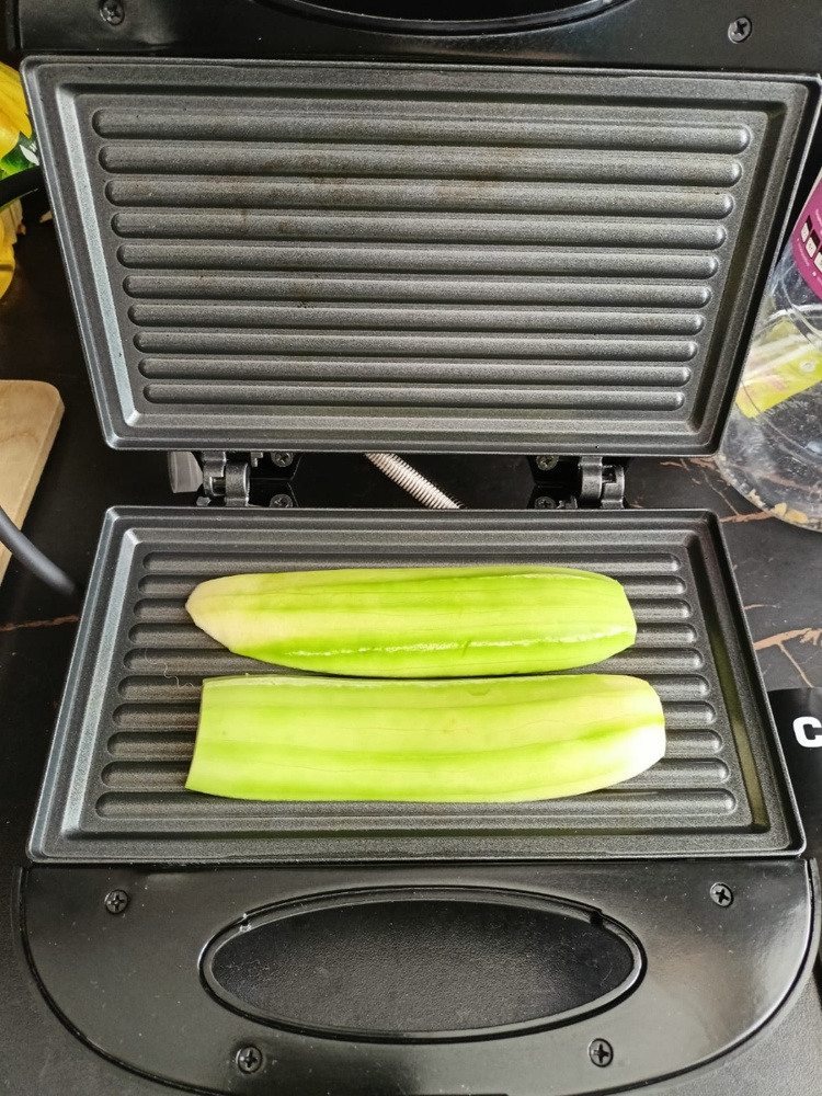 Мини-гриль электрический Centek CT-1448 для приготовления горячих блюд, сэндвичей и вафель, 800 ...