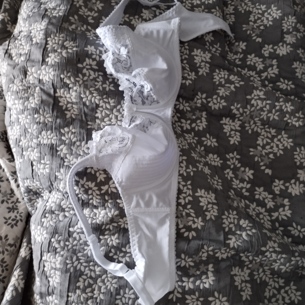 Бюстгальтер Женский Amore Rosso классическая чашка, на косточках, размер 95C фиолетовый Кружево ...