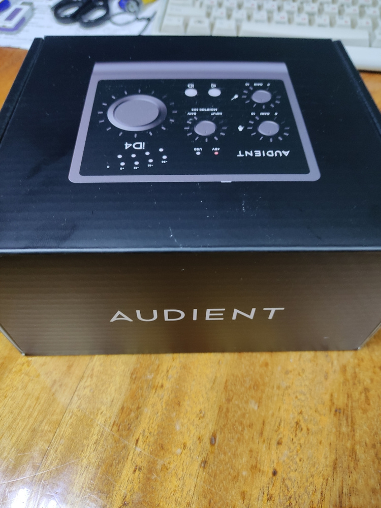 AUDIENT ID4 MKII студийный USB-аудиоинтерфейс купить на OZON по низкой цене (258623551)