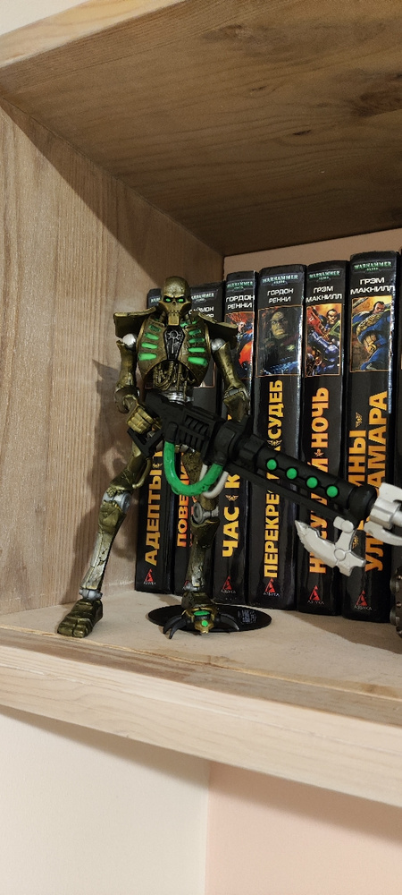 фигурки McFarlane Toys Warhammer 40000 7IN Necron Flayed One Action ...