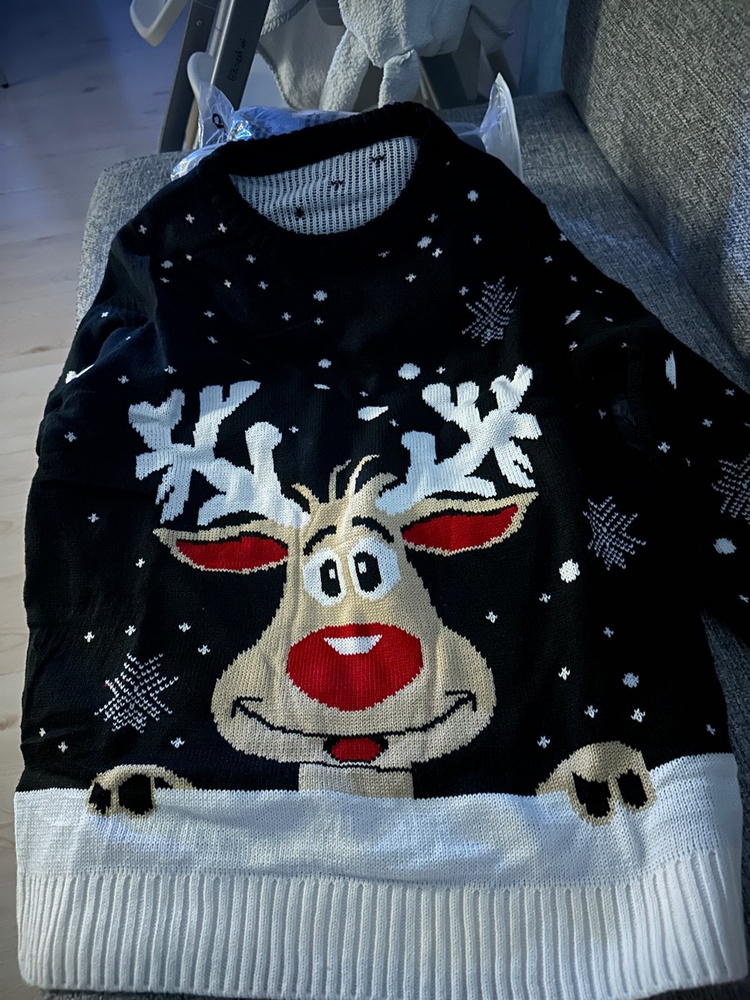 Свитер Женский ZinBee огненно-красный Полиэфирное волокно, размер 36 Без застежки Вышивка ...