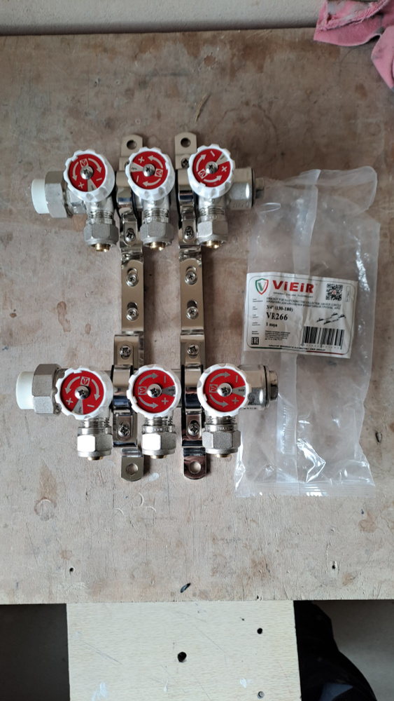 Кронштейн VR266 для крепления коллекторной группы 3/4" (130-180) VIEIR купить на OZON по низкой ...