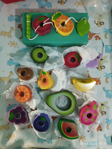 Шнуровка для малышей деревянная "Веселые гусеницы" HAPE, 15 предметов купить на OZON по низкой ...