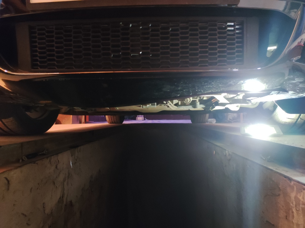 Кронштейн переднего бампера для БМВ 5 Ф10 Ф11 / кронштейн нижний на BMW ...