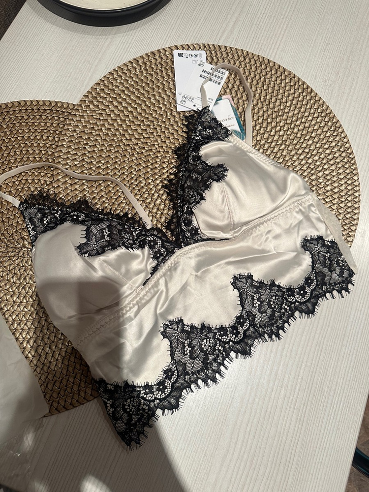 Бюстгальтер Женский H&M на косточках, с мягкой чашкой, размер 85C черный, белый Полиамид ...