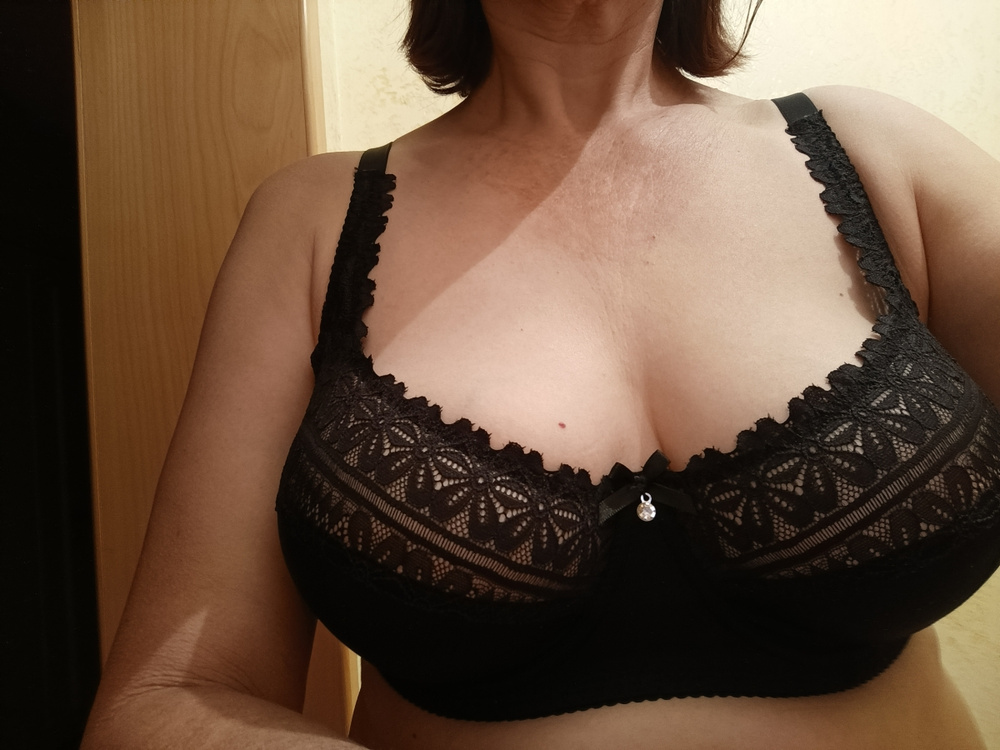 Бюстгальтер Женский OIRO на косточках, с мягкой чашкой, размер 80E бежевый Полиамид, Эластан ...