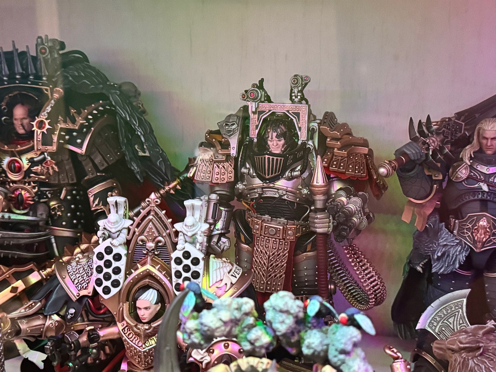 Подвижная фигурка JOYTOY Warhammer 30K Sons of Horus Warmaster Horus ...