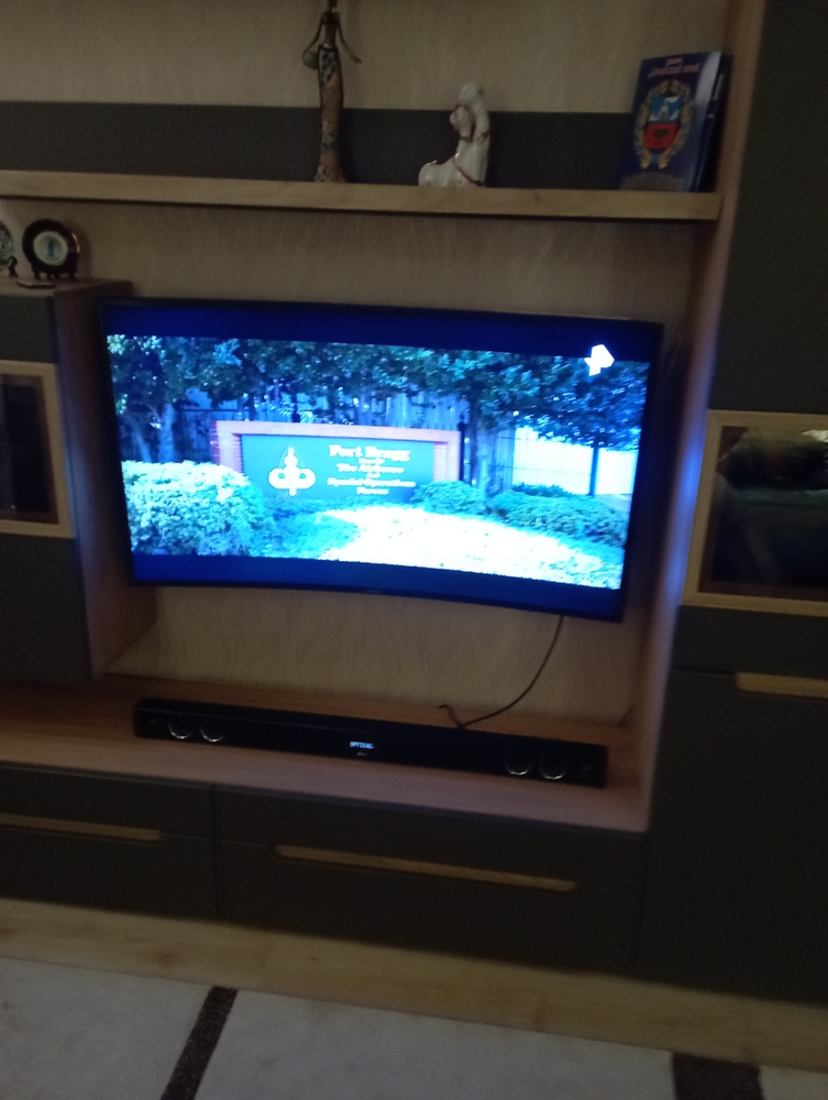 Надежный кронштейн для телевизора настенный регулируемый диагональ 32-66 дюймов( 43, 50, 55, 65 ...