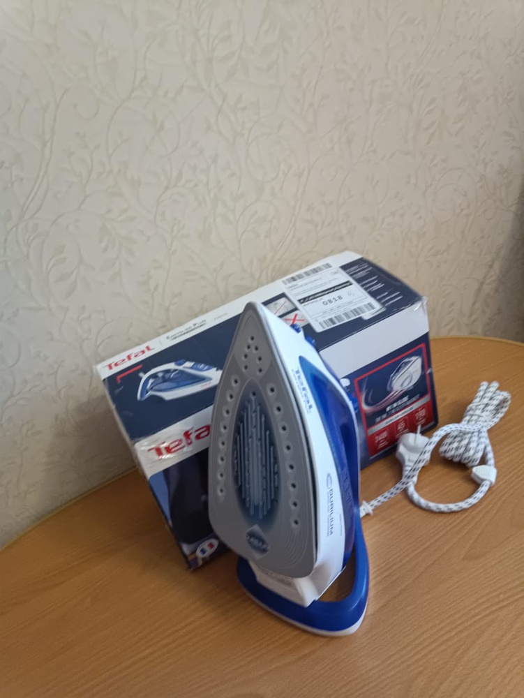 Tefal Easygliss Plus FV5718E0 Утюг для одежды, с отпаривателем, белый ...