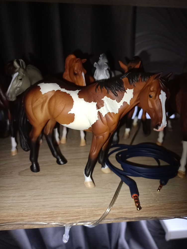 Фигурка Коллекта Чистокровная гнедая кобыла, Символ 2026 года, 88477b купить на OZON по низкой ...