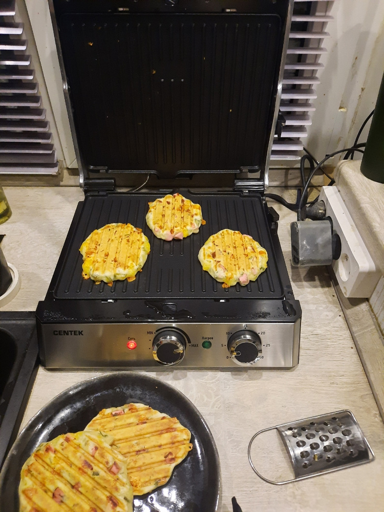 Мини-гриль электрический Centek CT-1448 для приготовления горячих блюд, сэндвичей и вафель, 800 ...