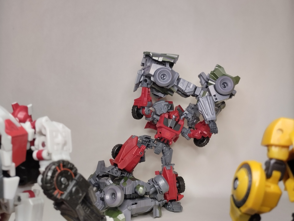 Трансформеры хасбро Игрушка Ironhide Gamer Edition Voyager Class ...