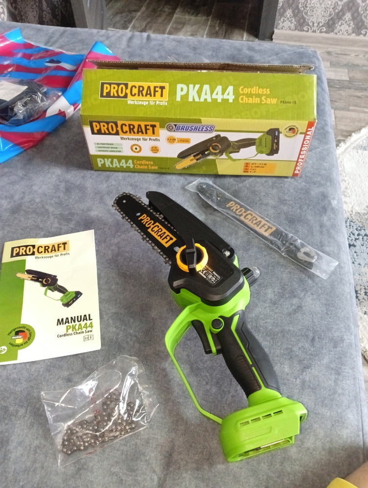 Пила аккумуляторная цепная PKA44 2/2 PROCRAFT 20В 6" 8'' (15, 20 см) (АКБ 1,5 Ач + ЗУ + 2 Шины ...
