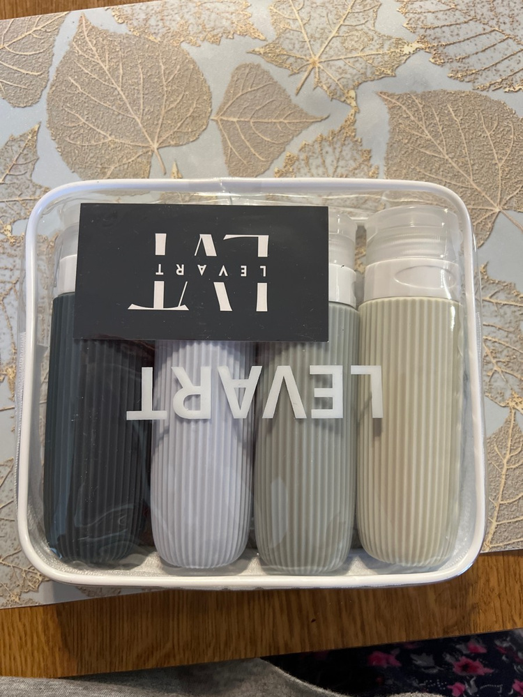 Дорожный набор флаконов для косметических средств в путешествие 90 мл 4 шт LEVART/ Силиконовые ...