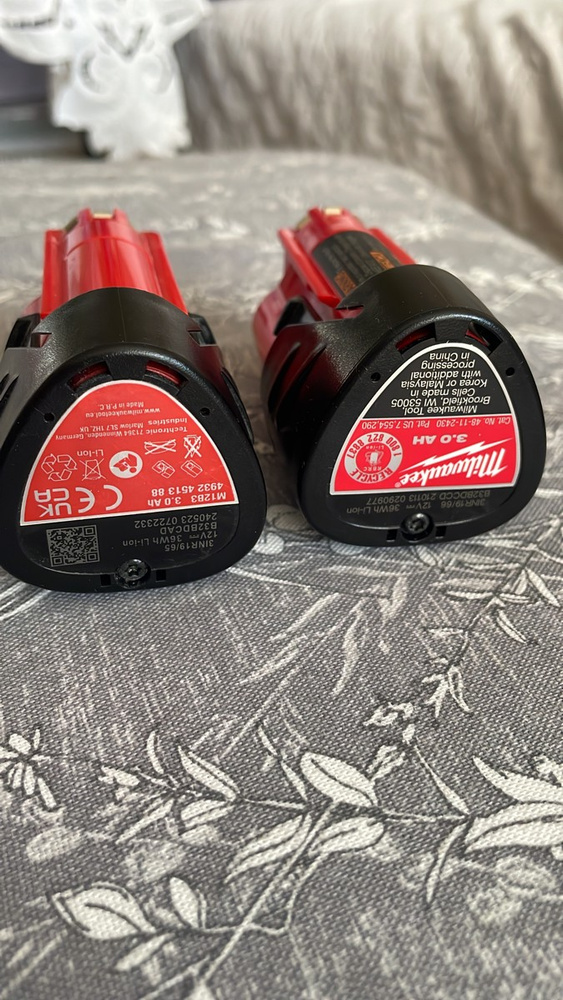 Milwaukee M12 Высокоэнергетическая красная литиевая батарея 2,5 Ач, HB2 ...