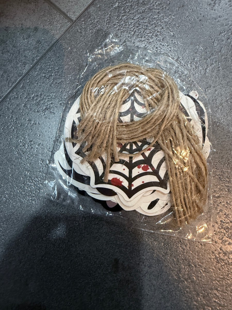 Набор украшений на Хэллоуин 12 предметов с подвесными веревками купить ...