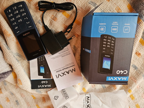 Телефон кнопочный для ребенка и пожилых Maxvi C40 купить на OZON по низкой цене (1576311011)