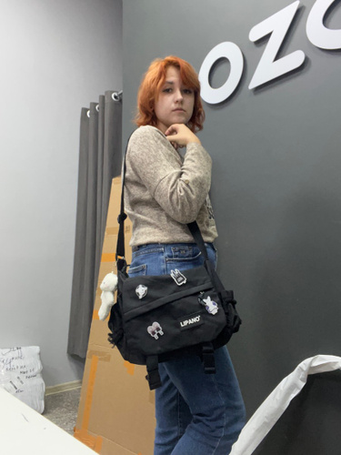 Сумка женская через боди со значками купить на OZON по низкой цене (1288019293)
