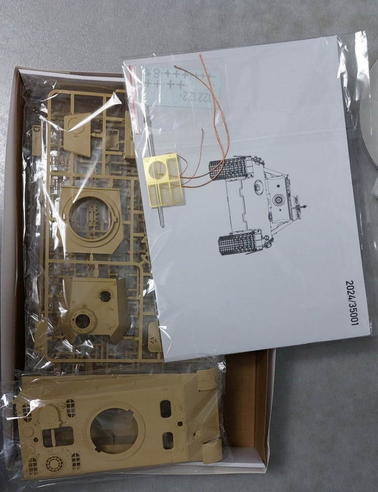 TAKOM 2196 1/35 Sd.Kfz.181 Pz.Kpfw.VI Ausf.E Tiger 1 Раннее ...