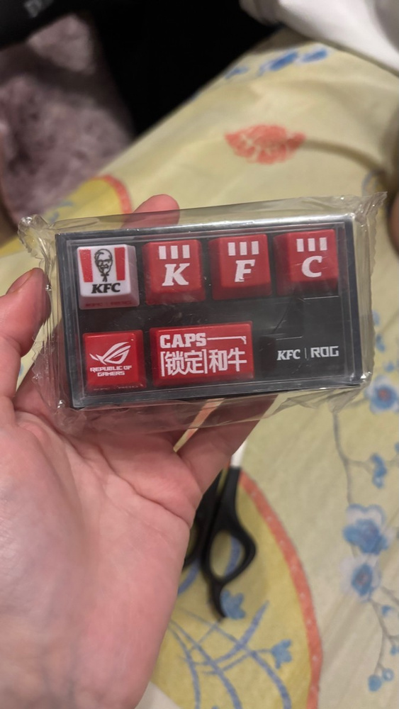 Новые кейкапы ROG с логотипом KFC,перекрестие,Периферийные клавиатуры ...
