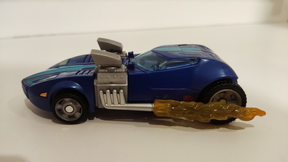 Трансформеры игрушки Hasbro Generations Volvo VNR 300 Optimus Prime ...