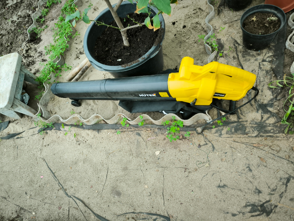 Воздуходувка электрическая Huter EB-3000 (3000 Вт, 890 м3/ч, обдув / всасывание и измельчение ...