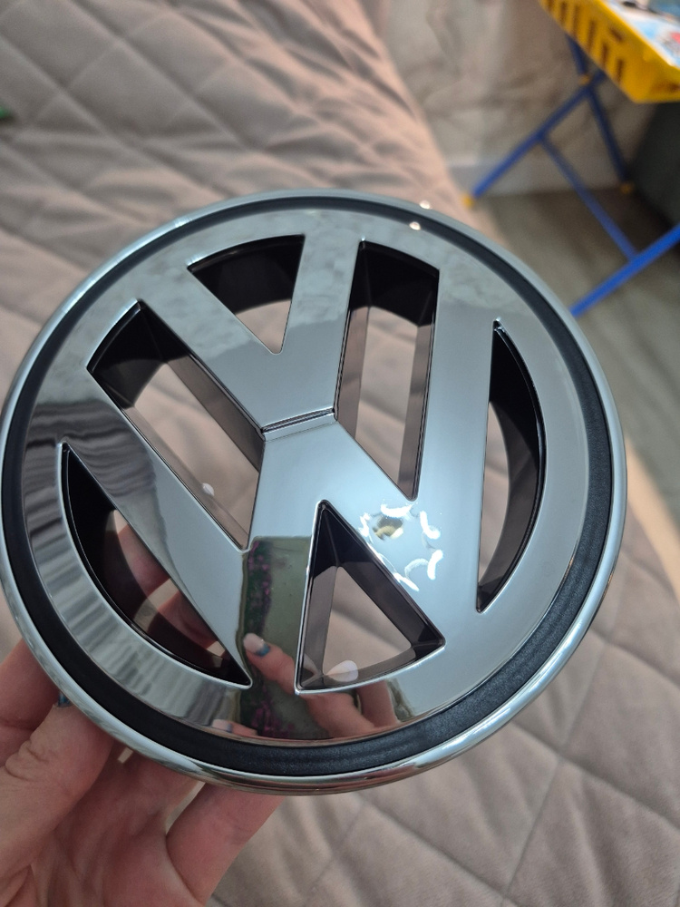 Эмблема (орнамент, значок) на решетку радиатора Volkswagen 150мм ...