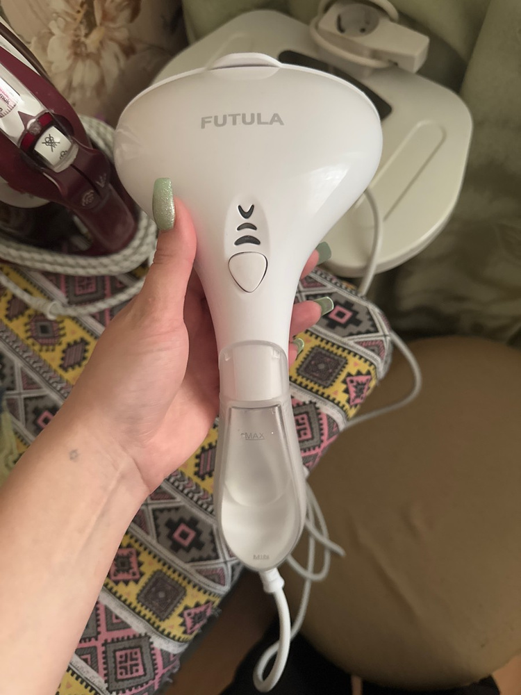 Отпариватель для одежды ручной Futula ST1600, белый купить на OZON по низкой цене (688881994)