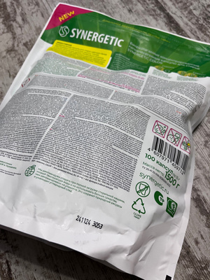 Капсулы для стирки SYNERGETIC COLOR (100 штук), формула защиты цвета, против пятен ...