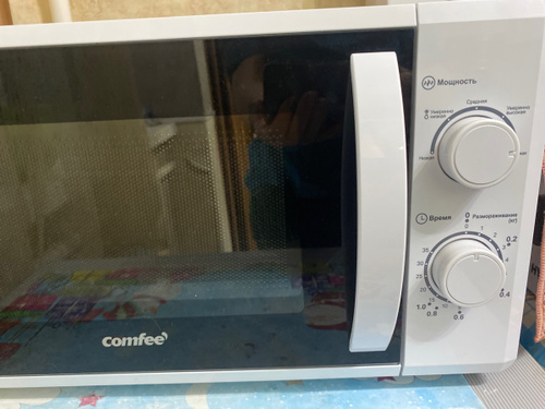 Микроволновая печь Comfee CMW719L2W-W, 700 Вт, 5 уровней мощности, поворотный стол, внутреннее ...