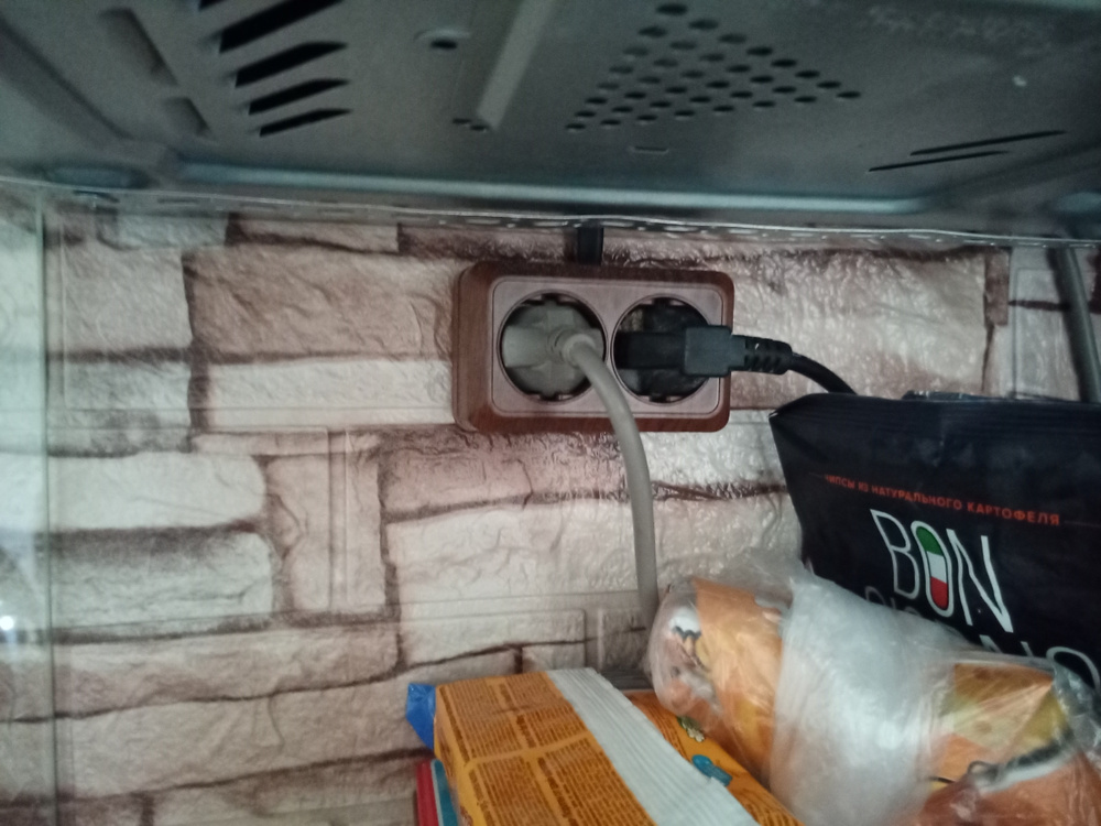 Розетка Intro Quadro 2-204-01 с заземлением двойная 2х2P+E Schuko 16А-250В IP20 открытой ...