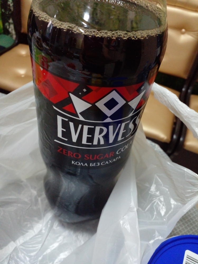 Газированный напиток Evervess Cola, 6 шт х 1,5 л - купить с доставкой ...