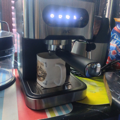 Кофемашина рожковая с капучинатором JVC JK-CF35, 20 Бар, резервуар 1,5 л, подогрев чашек, 950 Вт ...