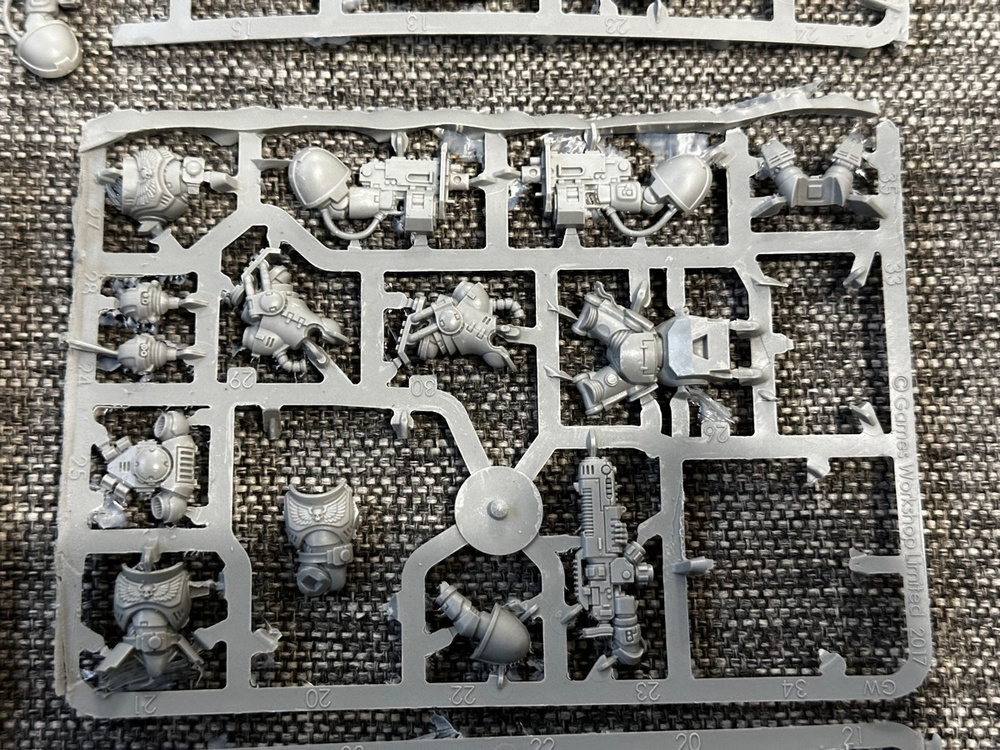 Миниатюра Warhammer 40000 Dark Imperium Box Set (Imperial Half) / Набор ...