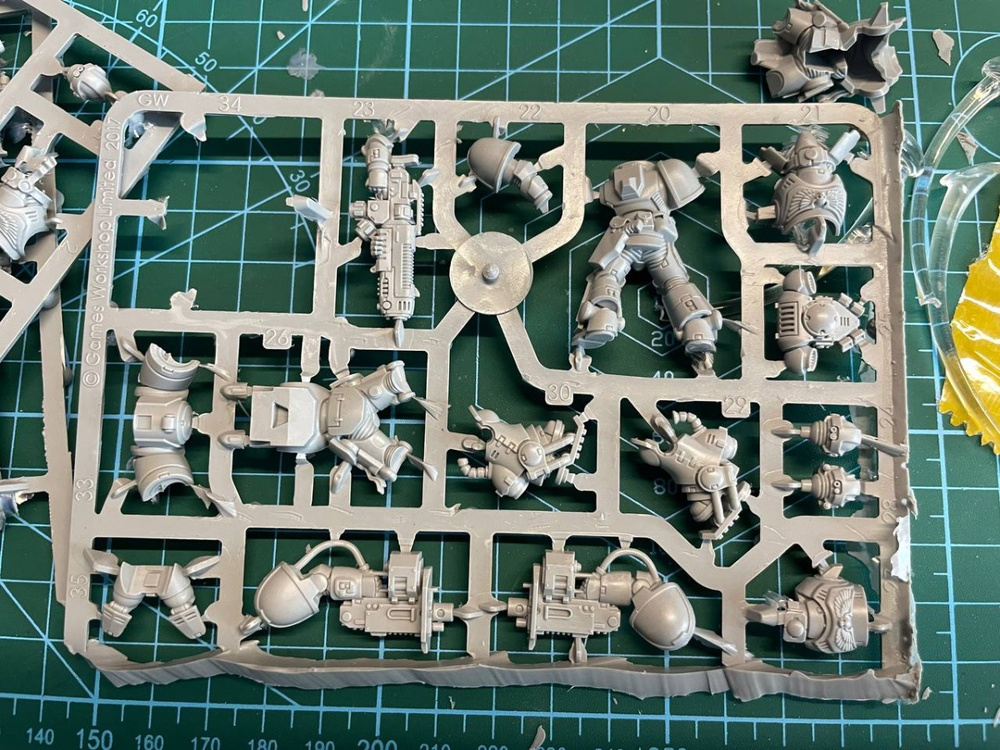 Миниатюра Warhammer 40000 Dark Imperium Box Set (Imperial Half) / Набор ...