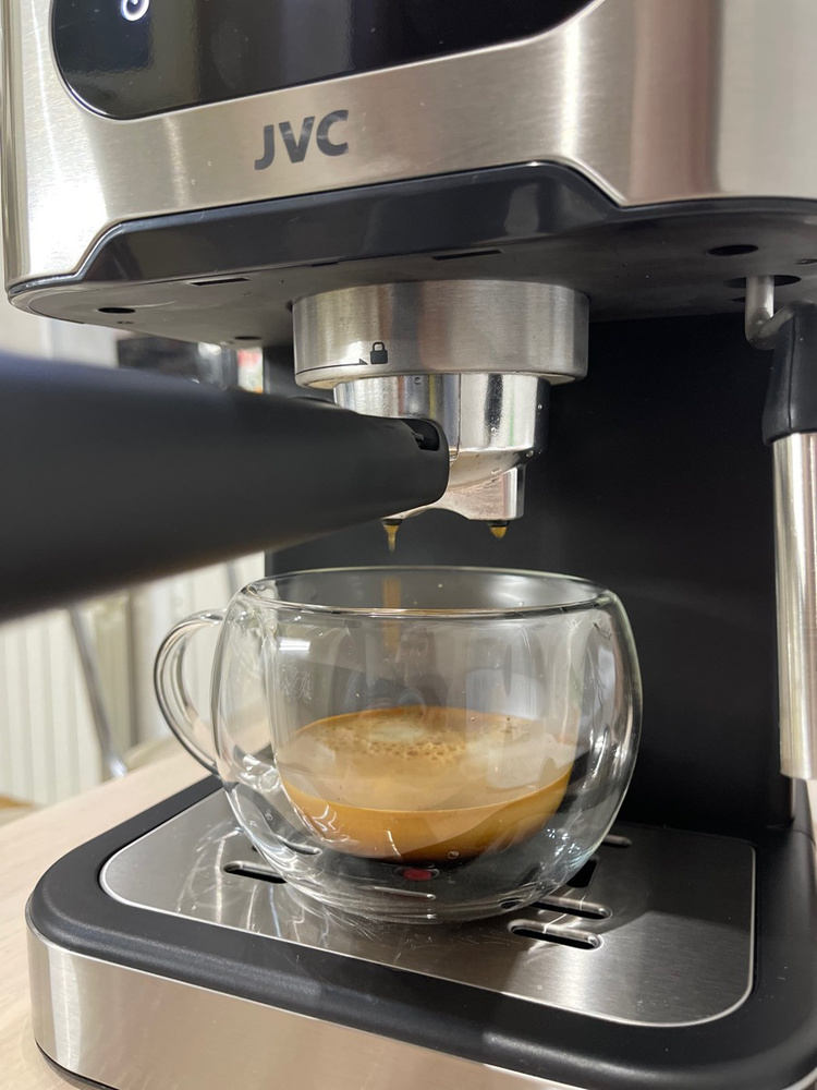 Кофемашина рожковая с капучинатором JVC JK-CF35, 20 Бар, резервуар 1,5 л, подогрев чашек, 950 Вт ...