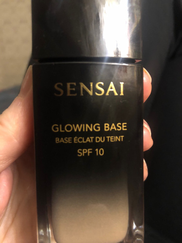 основа под макияж с перламутровыми частичками SENSAI GLOWING BASE SPF10 ...