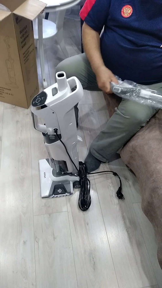 Вертикальный паровой пылесос Kitfort KT-595, белый, 6 в 1, сухая и влажная уборка, съёмный ...