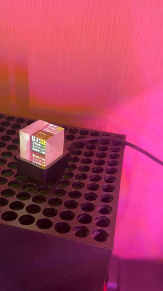 Cyber Cube, Голографический куб GeekMagic Mini WiF с настольными часами ...